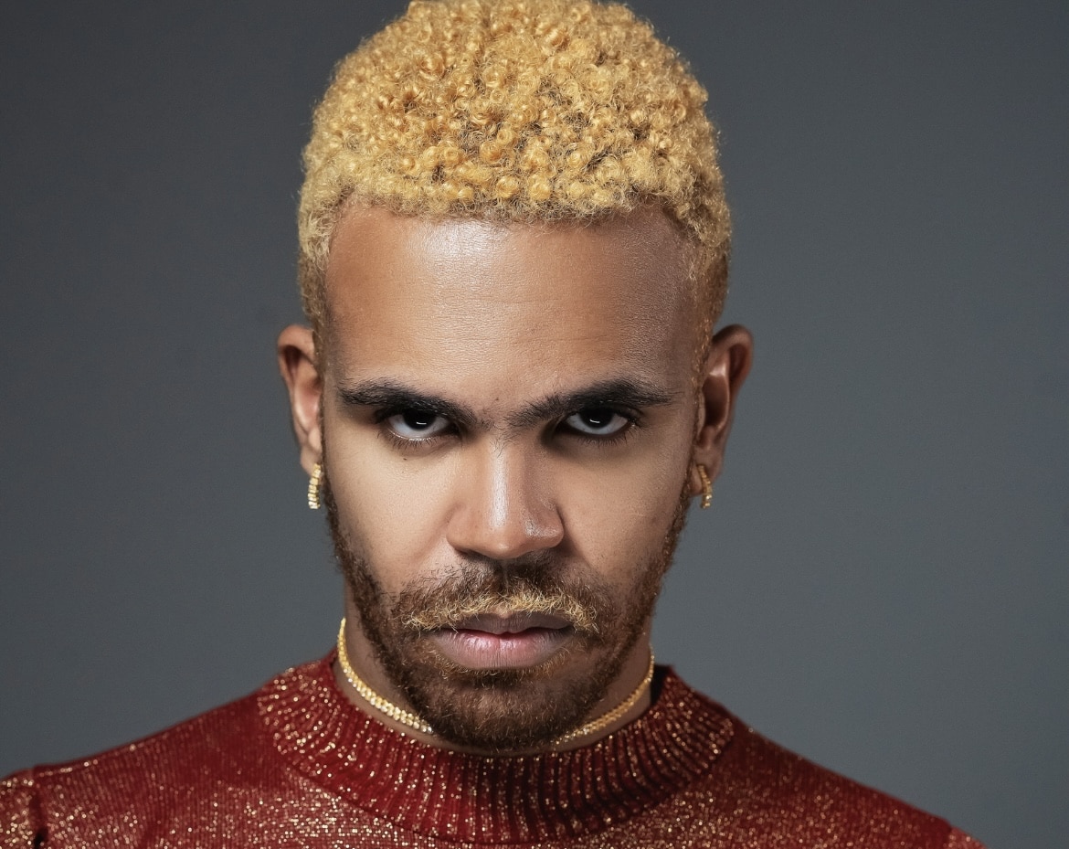 Hiran canta Carlinhos Brow no Largo Pedro Archanjo no Pelourinho - Uran Rodrigues